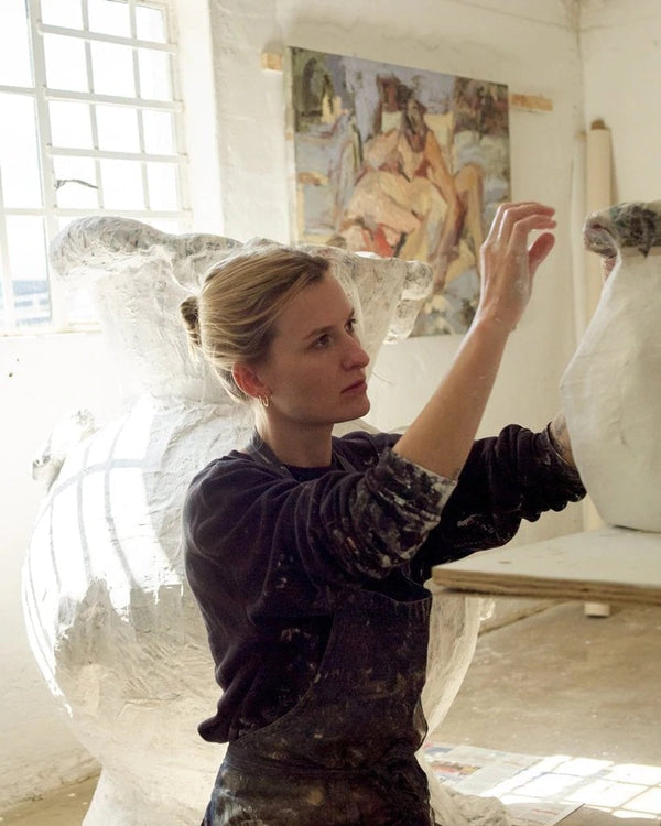 ARTIST IN RESIDENCE: MIA CHAPLIN - Krone Cap Classique